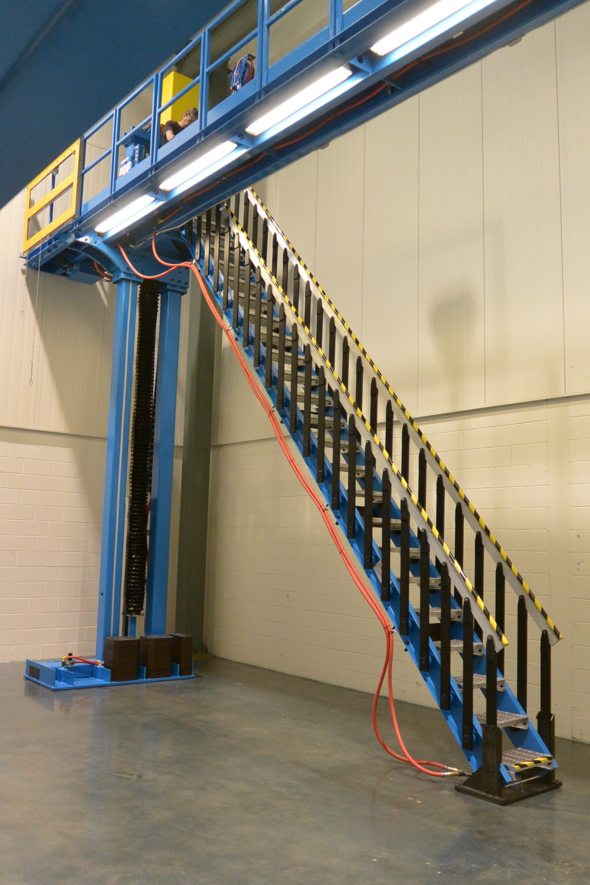 Elevating Work Platforms | Aladdin Engineering & Mfg., Inc.